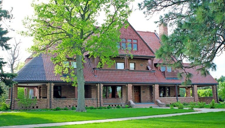 10 Best Examples of Victorian Houses - The Design Gesture