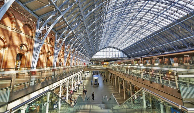 Spectacular Train Station Architecture Around The World | The Design ...
