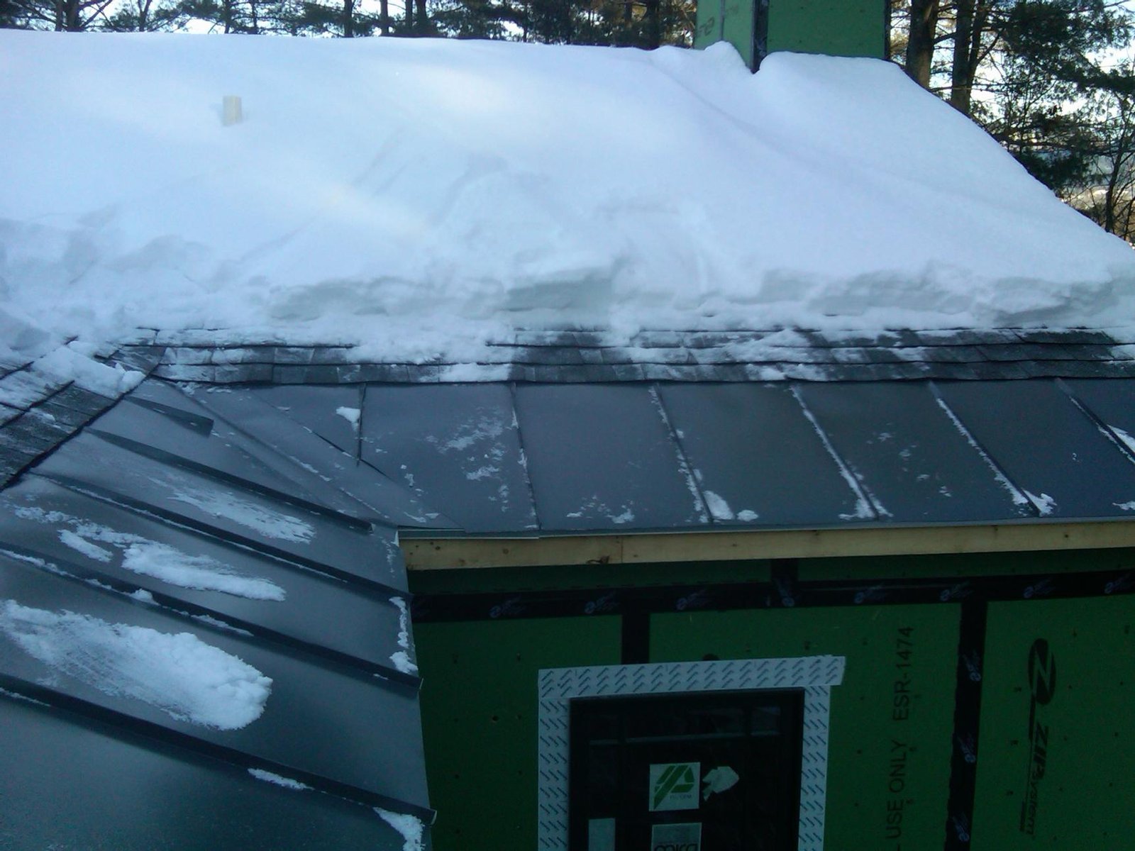Metal Roofing and Snow: Important Things to Know - The Design Gesture